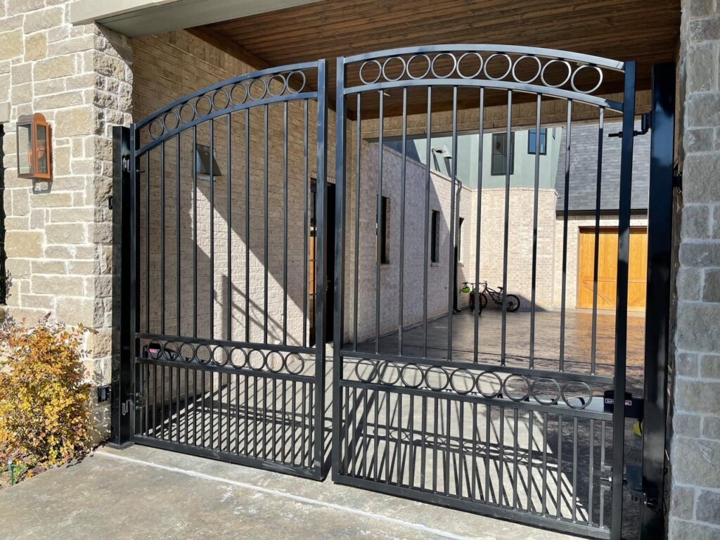 Residential Gates - Hardy Fence